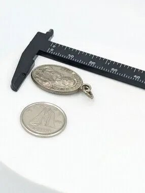 Jewelry | Vintage Silvertoned Catholic Relic Medal Mre ...